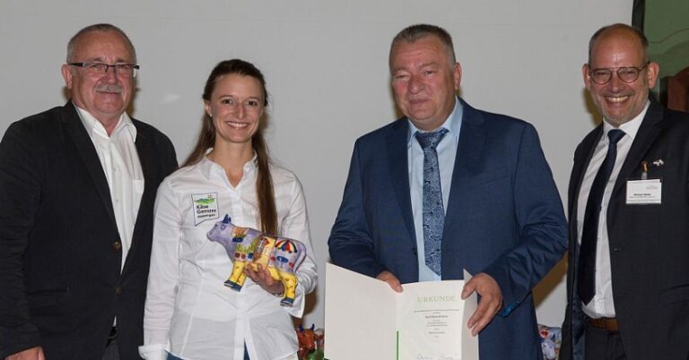 Karl-Heinz Kratzer „Ausbilder des Jahres“ – moproweb